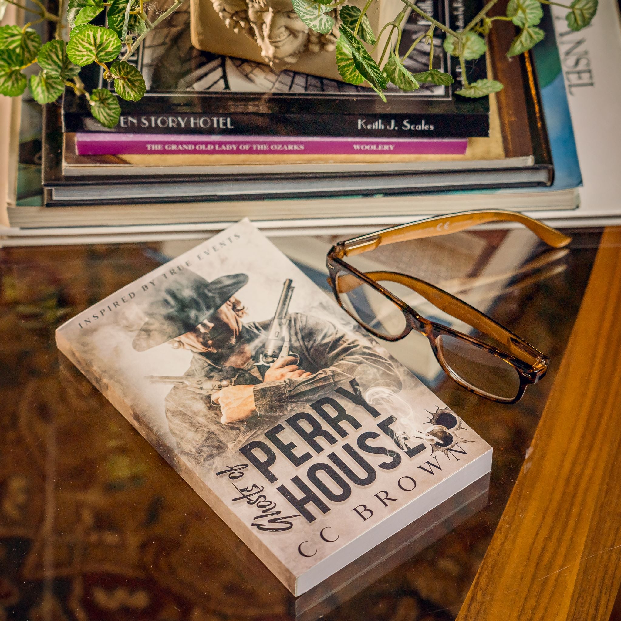 Ghost of the Perry House Book – shop-basin-park-hotel